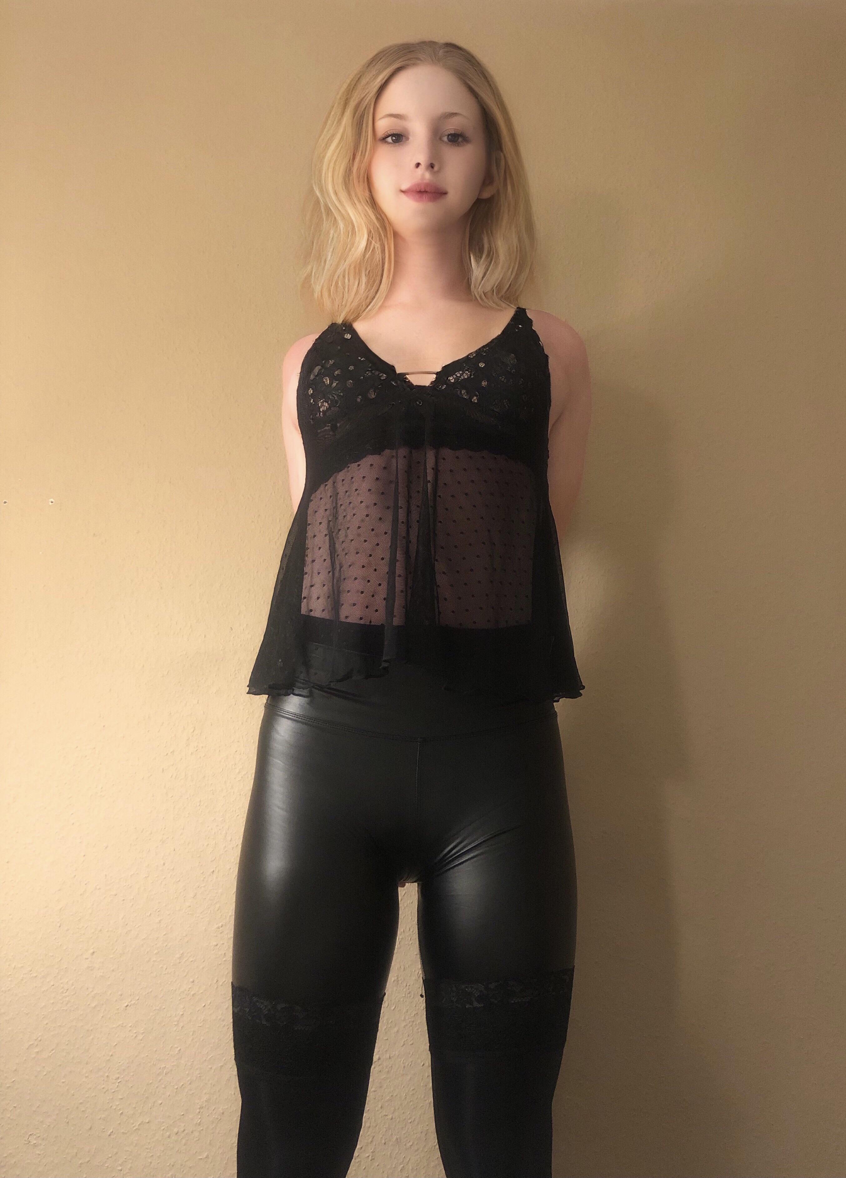 Im desperate for some dominant strapon or cock conditioning rn🤤 | Scrolller