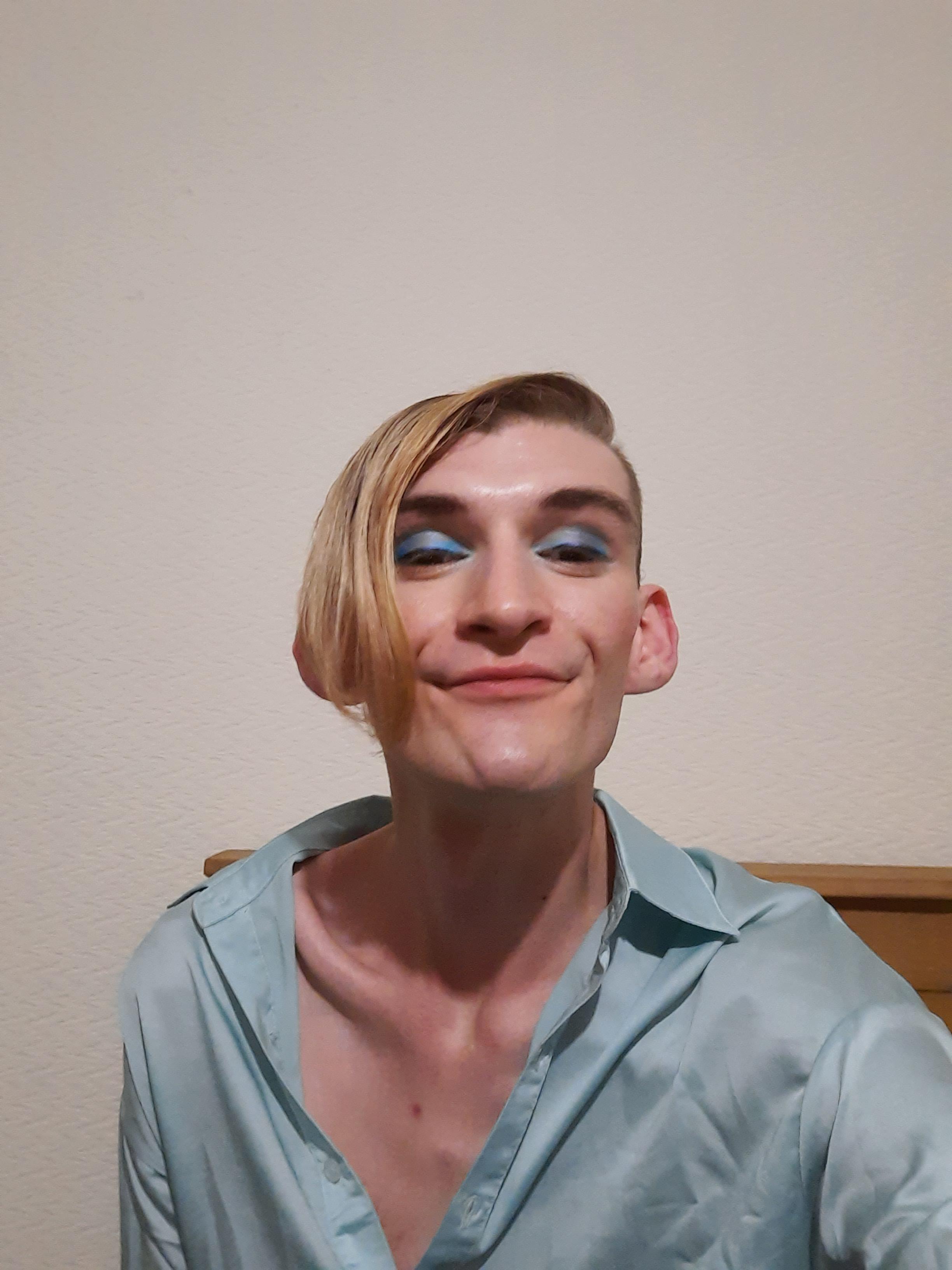 I'm desperately craving black cock | Scrolller