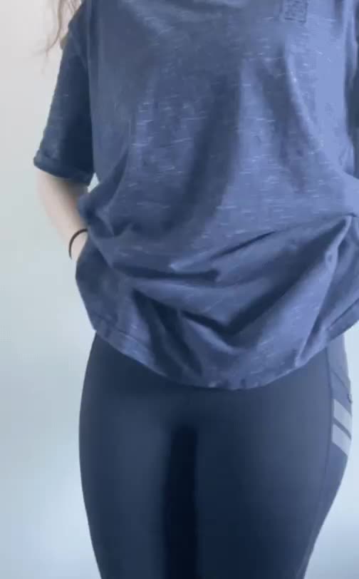 I'm finally able to post, what do you think (18f) [drop] OC | Scrolller