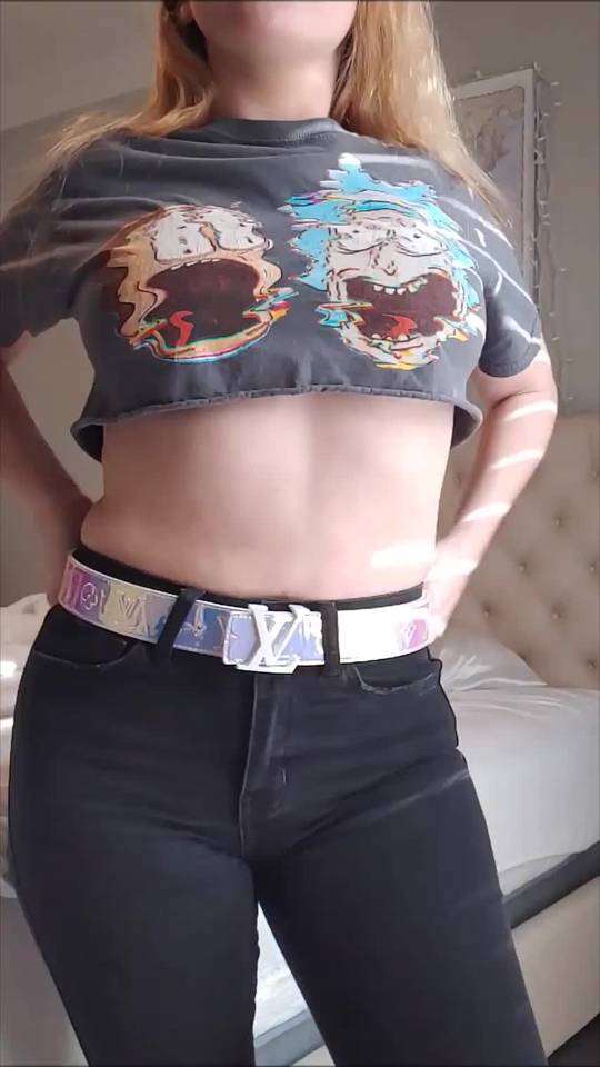 I'm just happier naked [F] | Scrolller