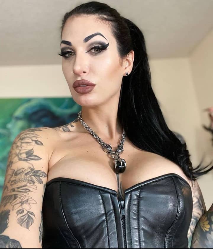 I'm kinky into lifestyle seeking for a Sissy slut to own kik Janetcollins34 | Scrolller