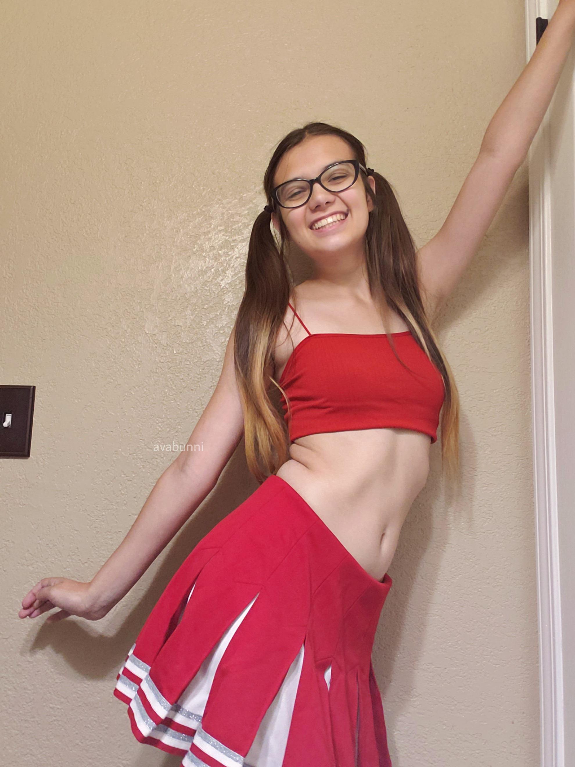 Do you like smiley girls | Scrolller