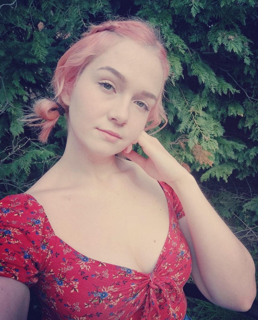 I'm so tired but glad it's sunny! | Scrolller