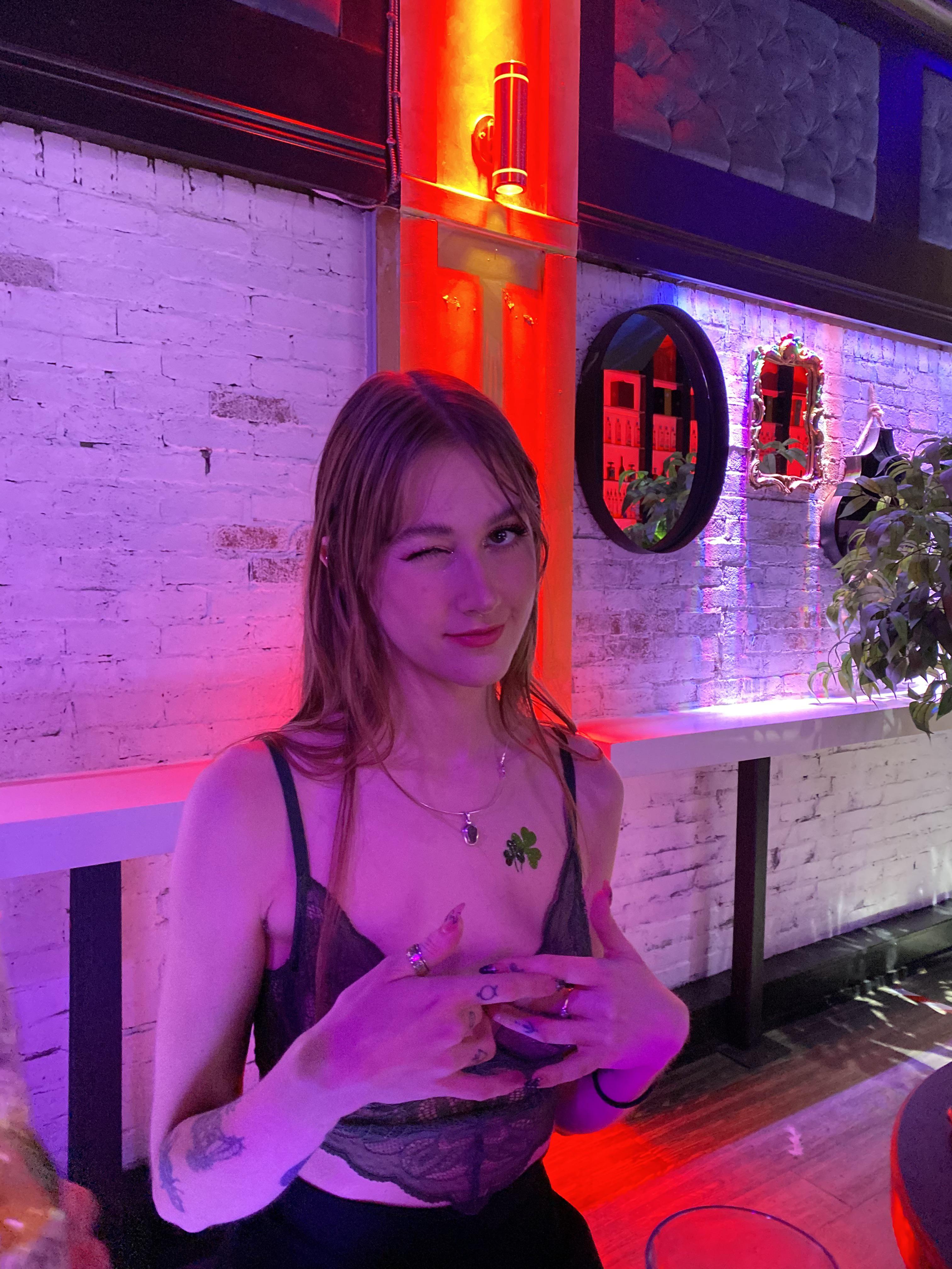 in da big city for a girls trip, whos simpin n wants to reimburse xoxo | Scrolller