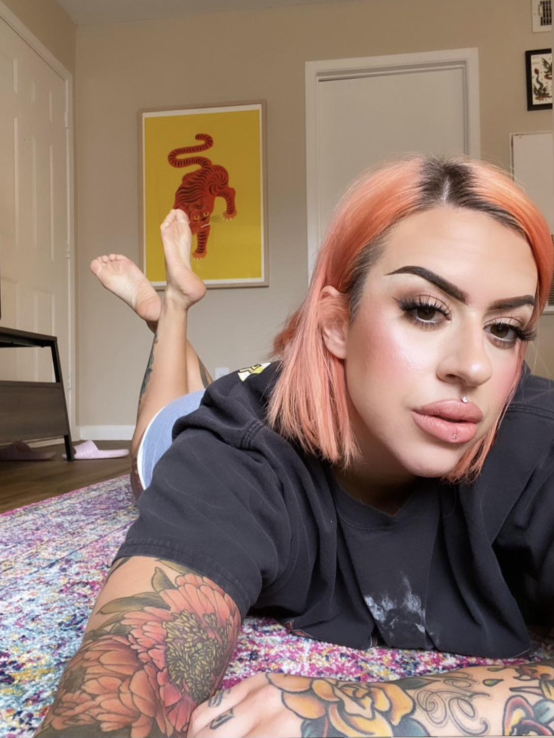 In Desperate Need Of A Foot Rub Scrolller