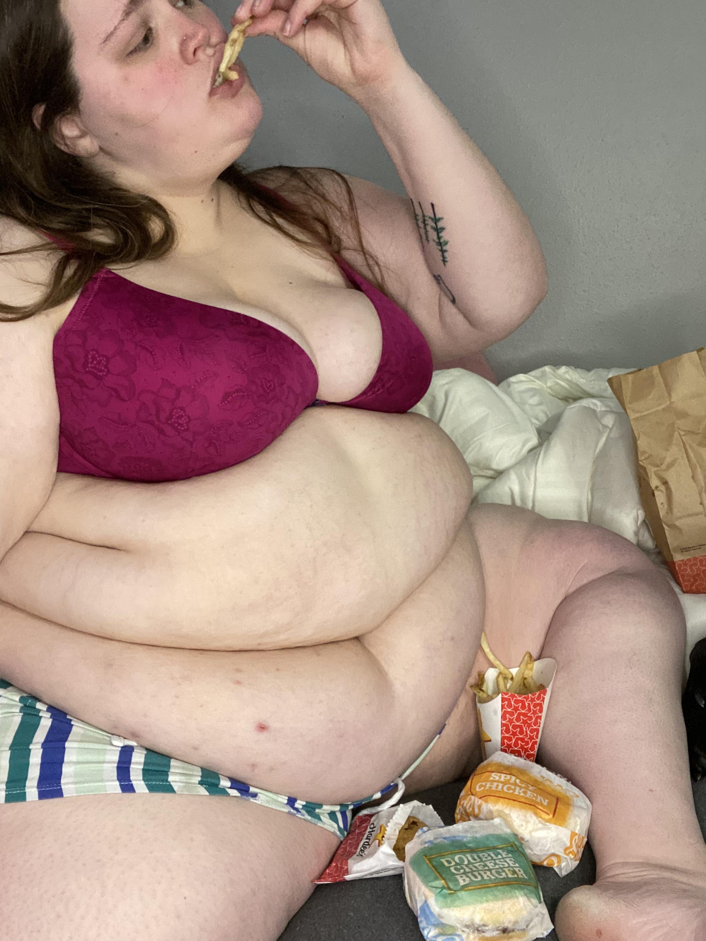 Gotta maintain my figure | Scrolller