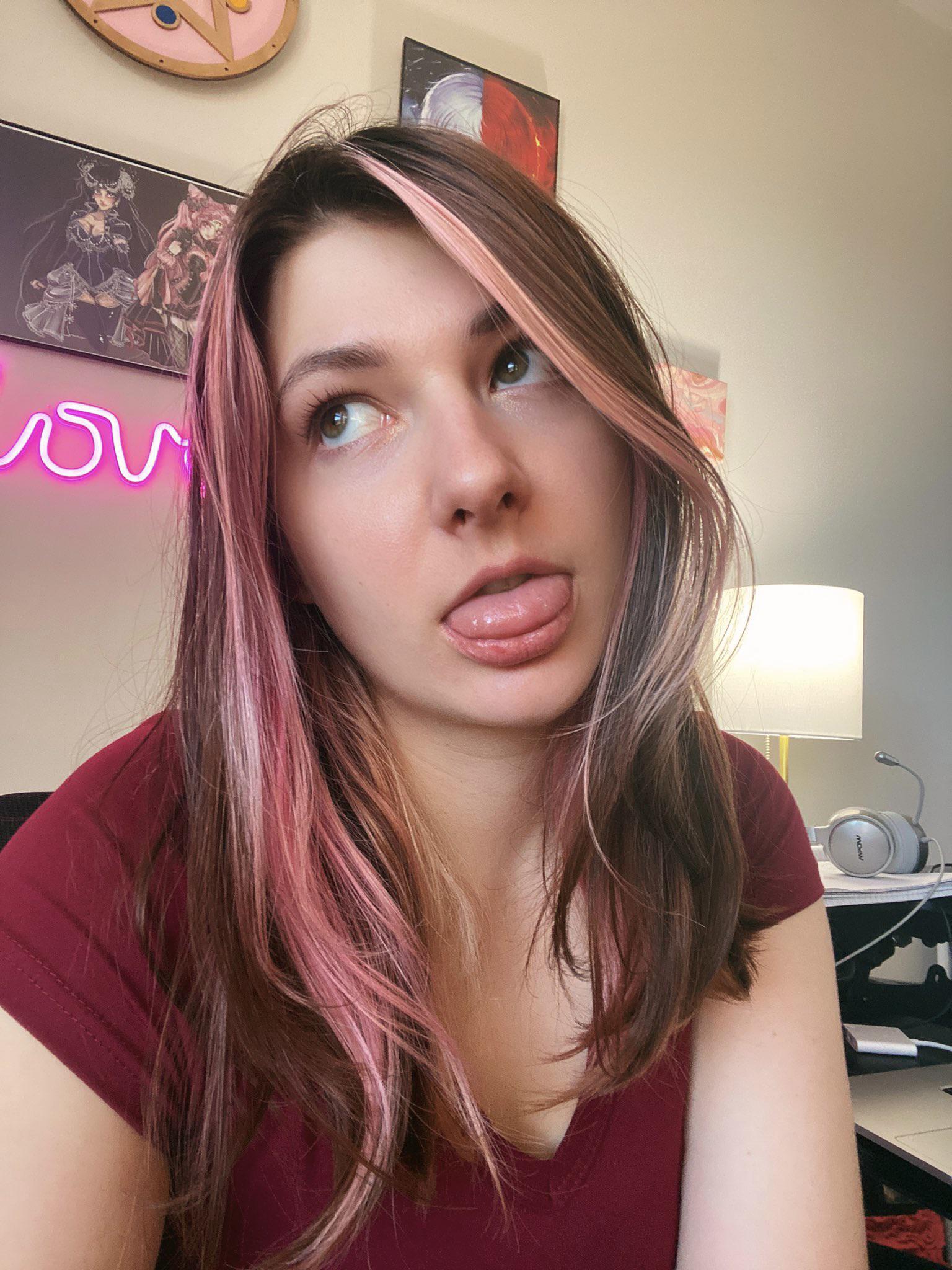 In need of senpai | Scrolller