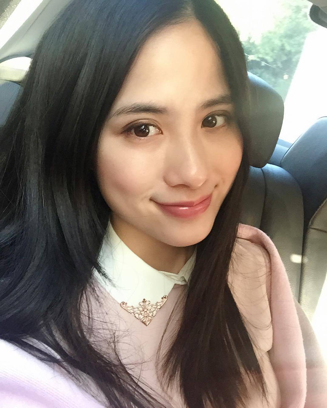 In the backseat | Scrolller