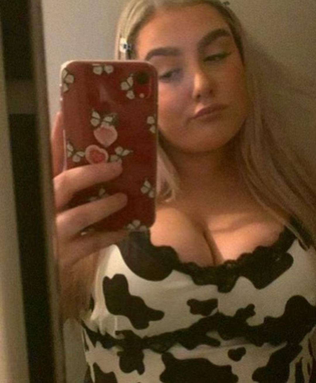 Massive boobs | Scrolller