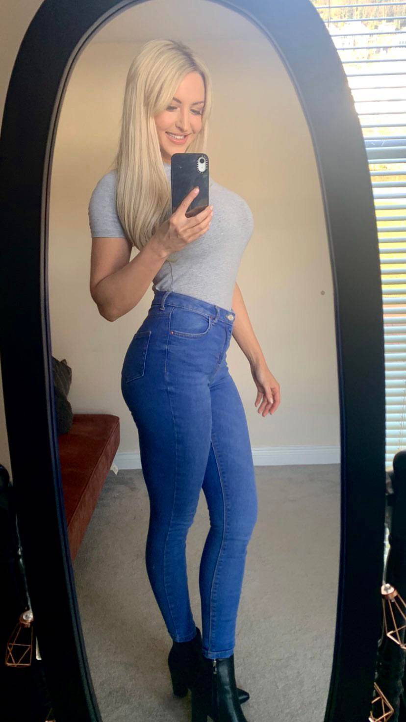 Incredible curves | Scrolller