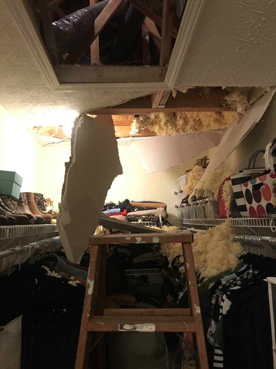 *Insert sitcom laughtracks here* | Scrolller