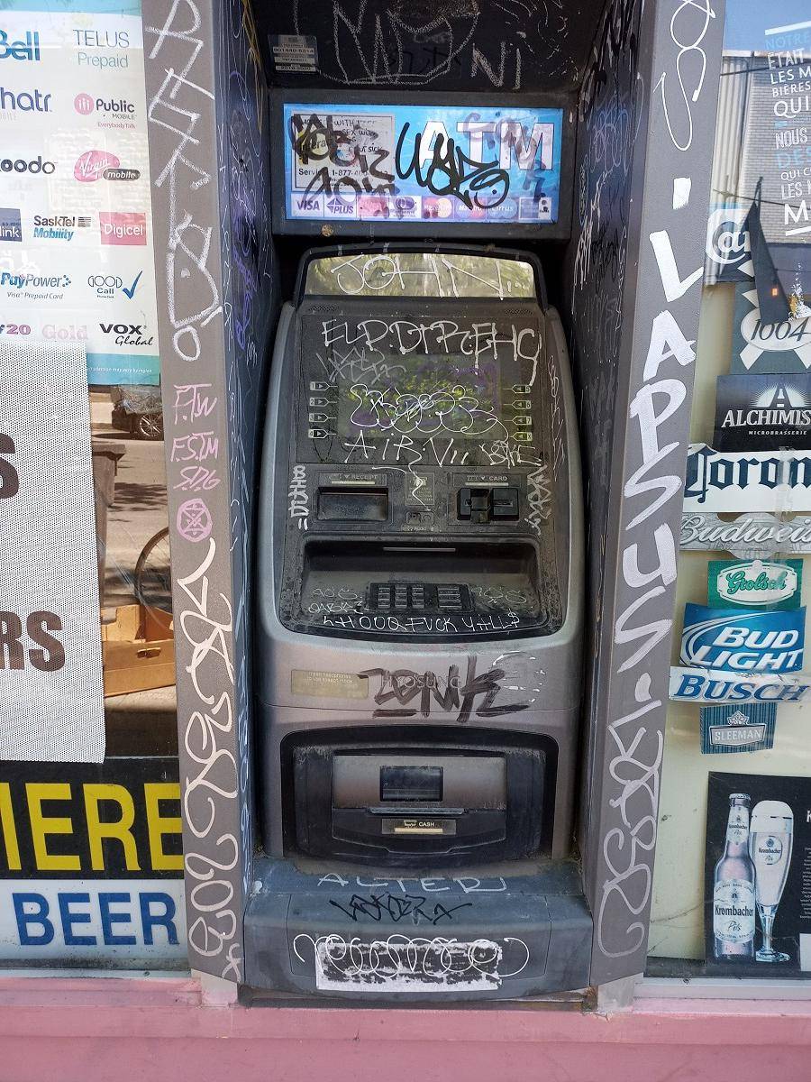 "Insert your card" | Scrolller