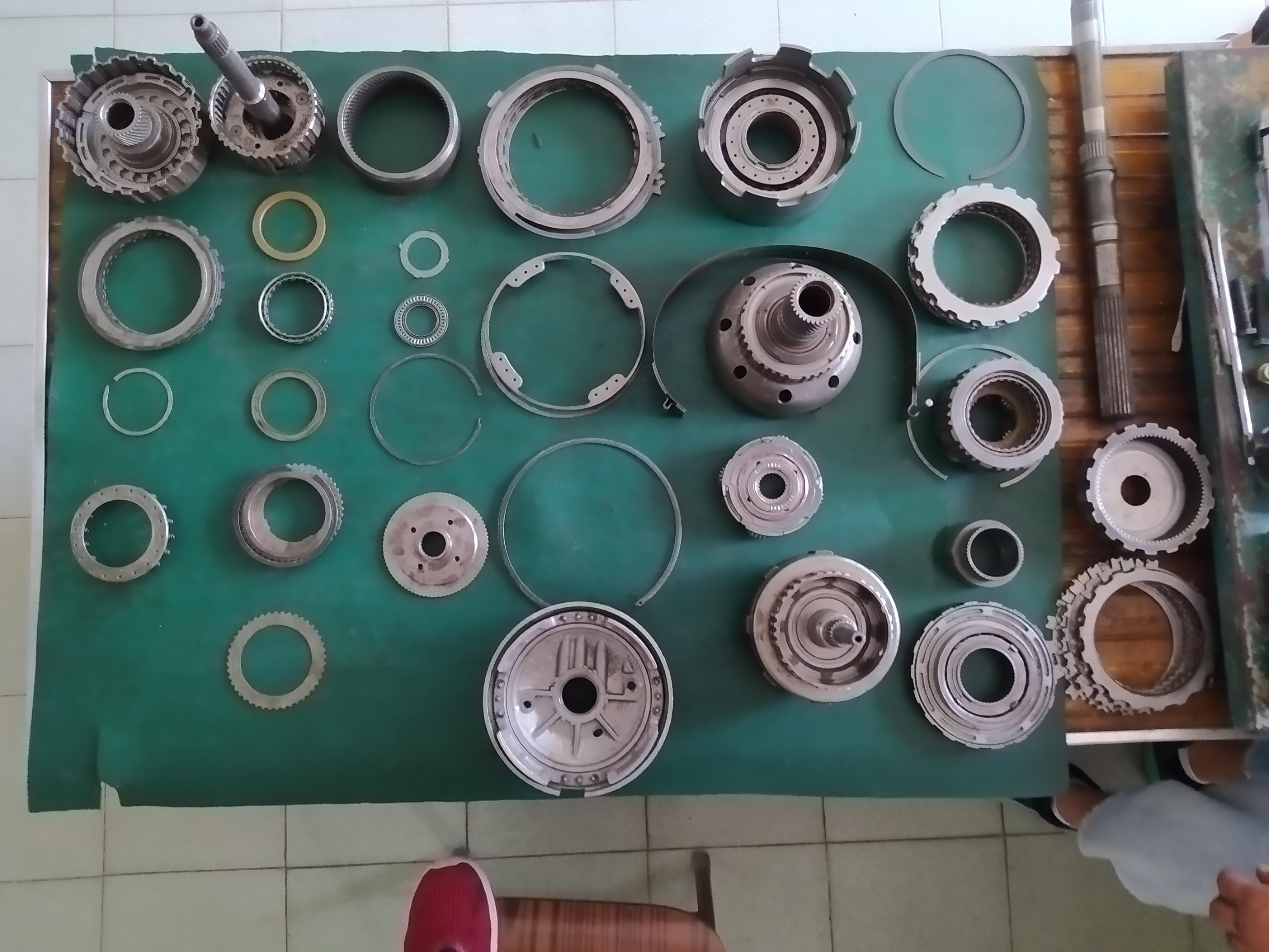 Internals of an Aisin Automatic Transmission, Disassembled for Practice | Scrolller