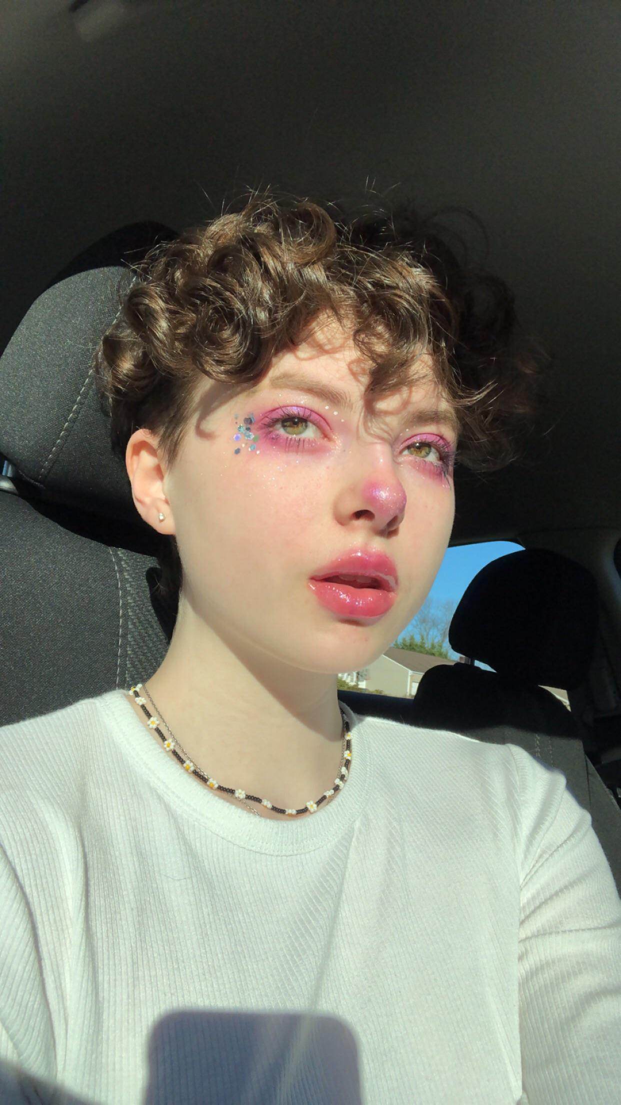 Discover more like Shorthairedhotties: introducing myself to the subreddit , hi i’m icy :) and ...