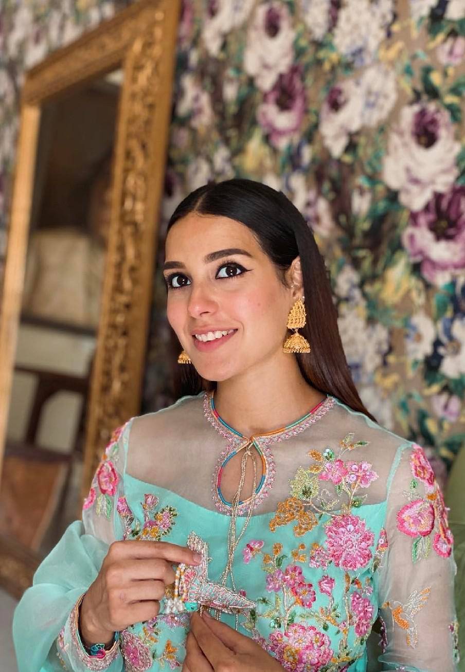 Iqra Aziz ready for her facial | Scrolller