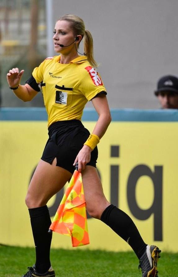 Is Fernanda Colombo Ulian,a a Brazilian referee allowed on here? | Scrolller