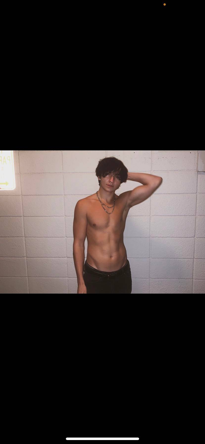 Is it to late out to take shirtless pics | Scrolller