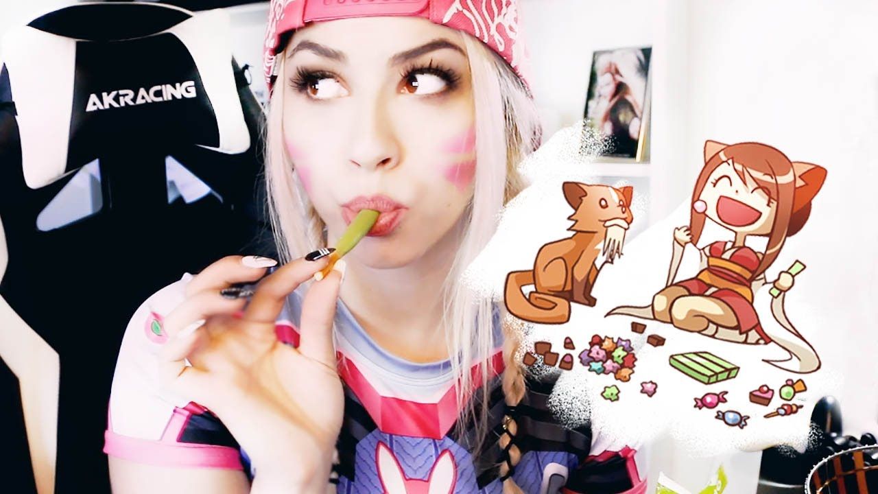 Is She Biting Or Sucking | Scrolller