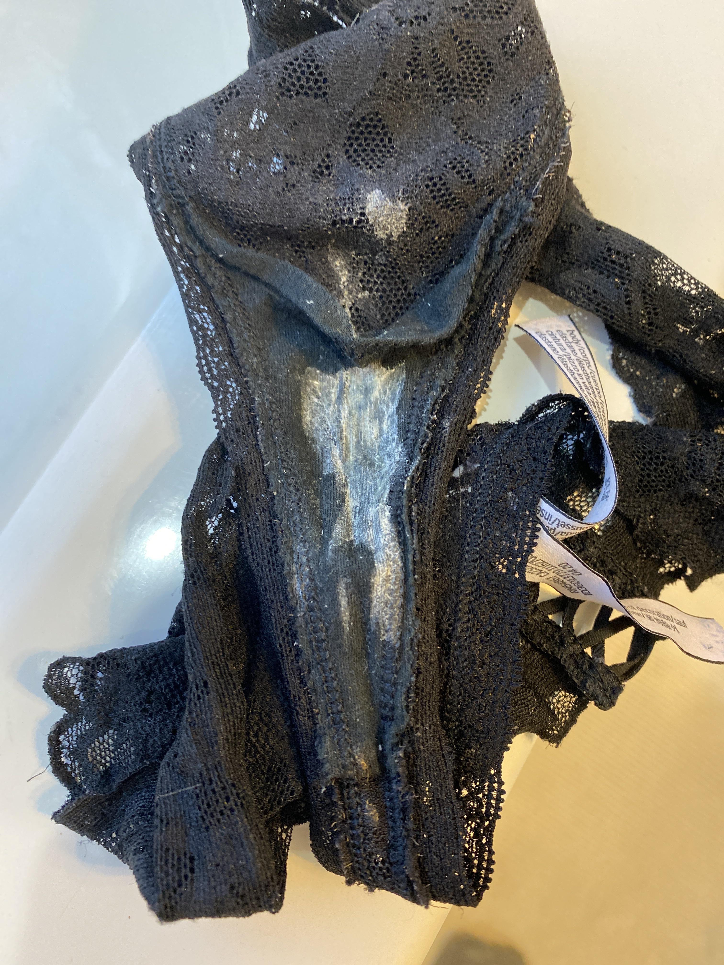 Is she cheating? | Scrolller