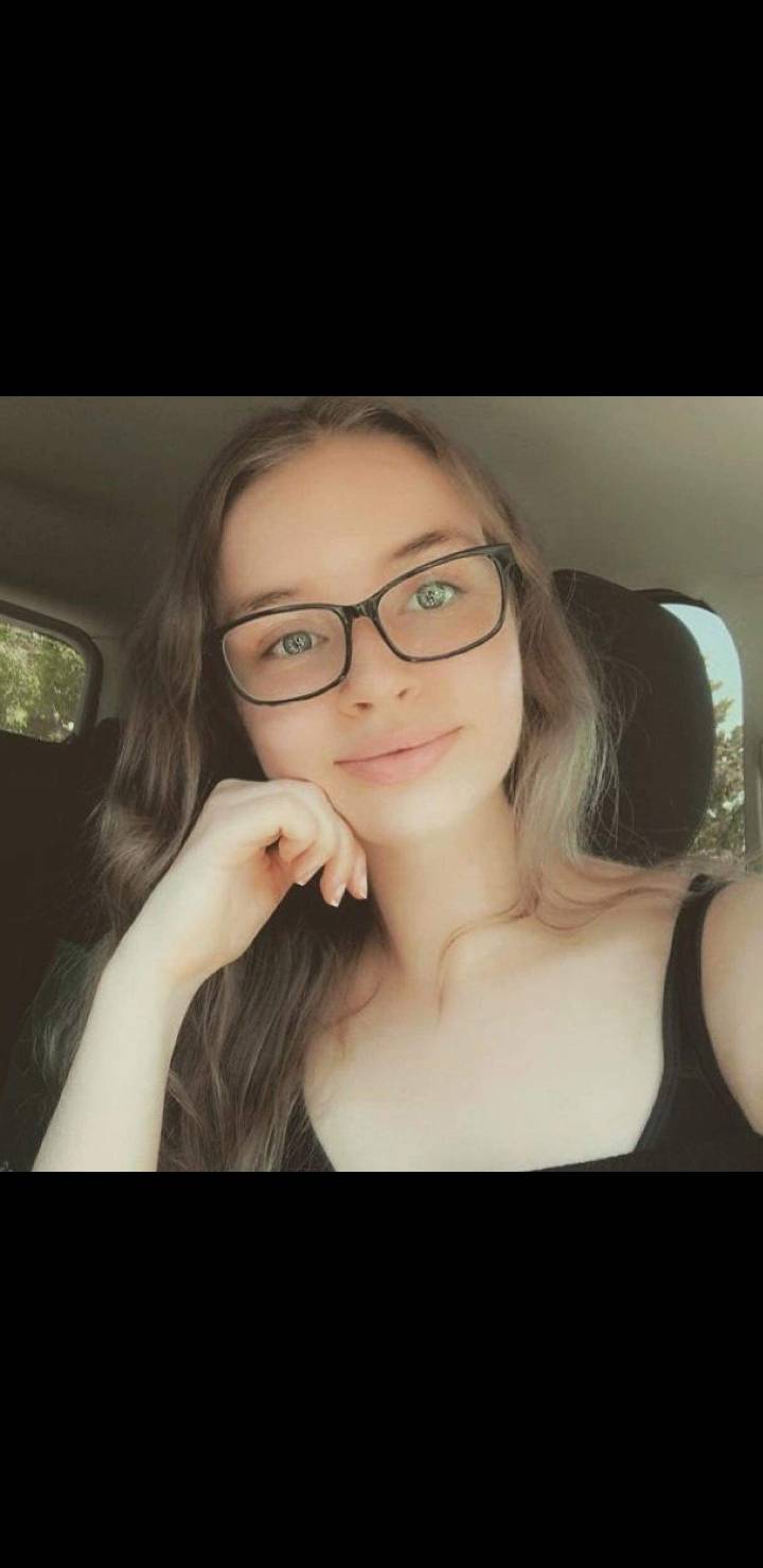 Is she cum worthy | Scrolller