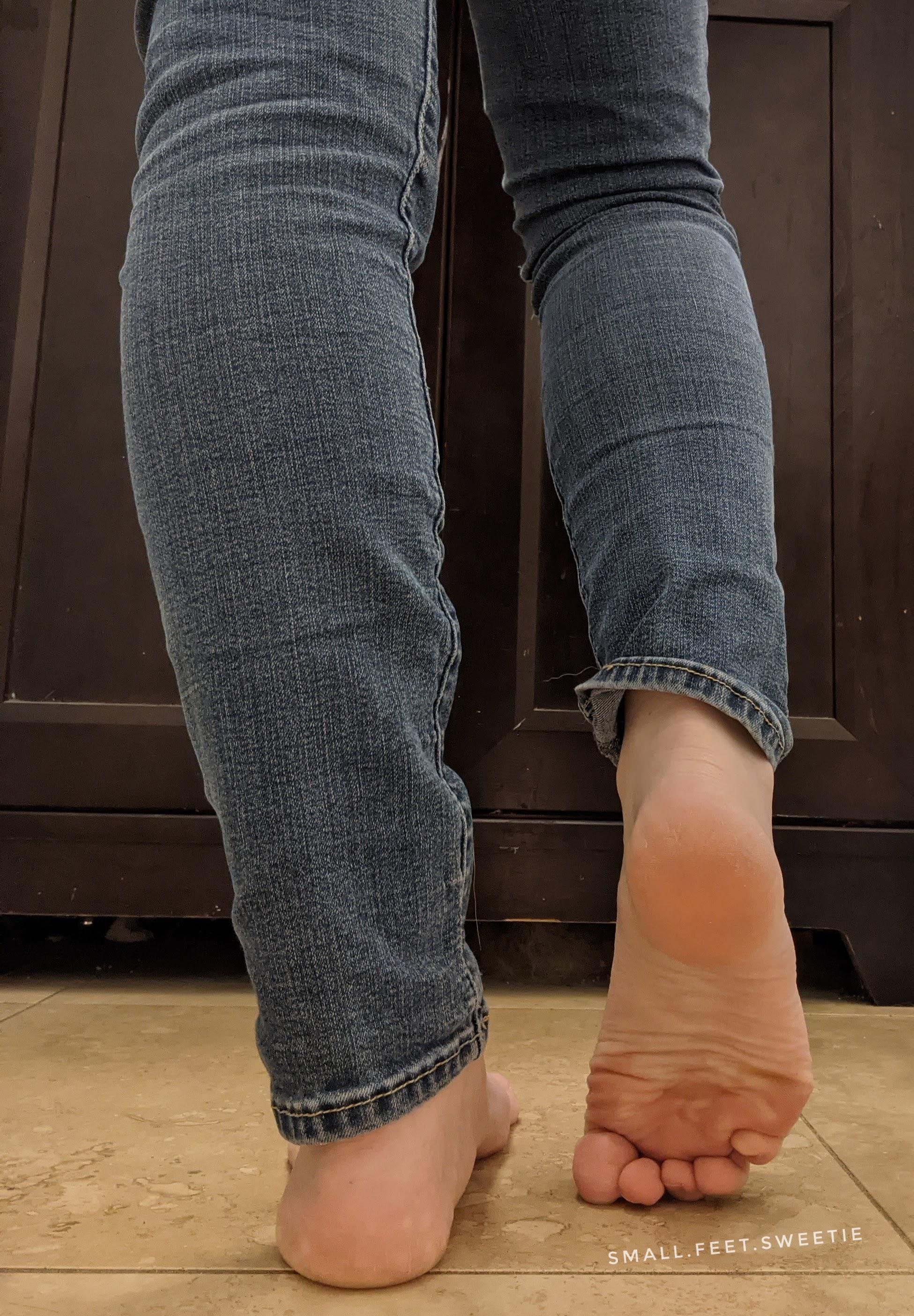 Just playing with my feet... Wanna join in? | Scrolller