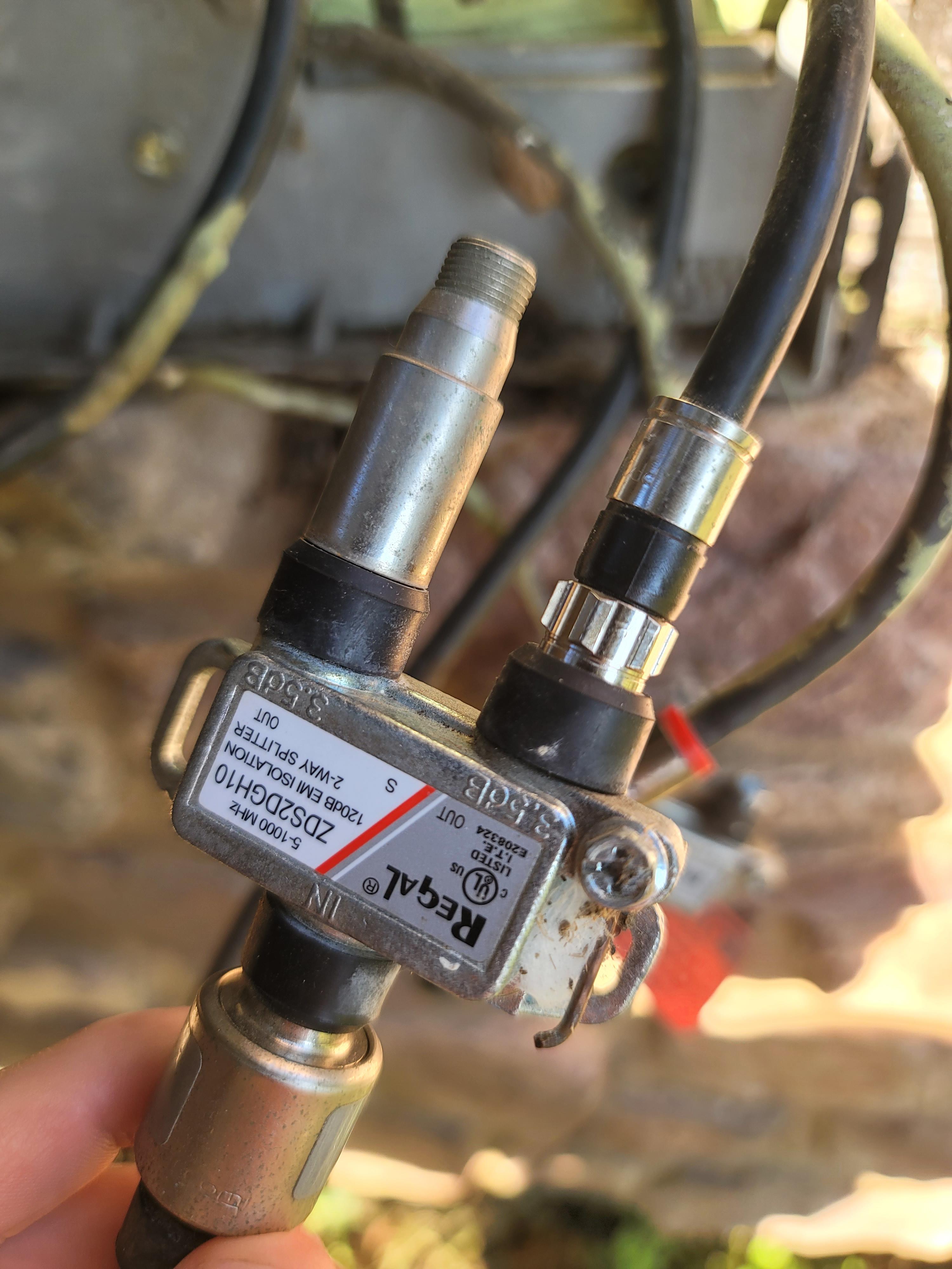 Is this a coax lock? If so, what the best way to get it off? | Scrolller