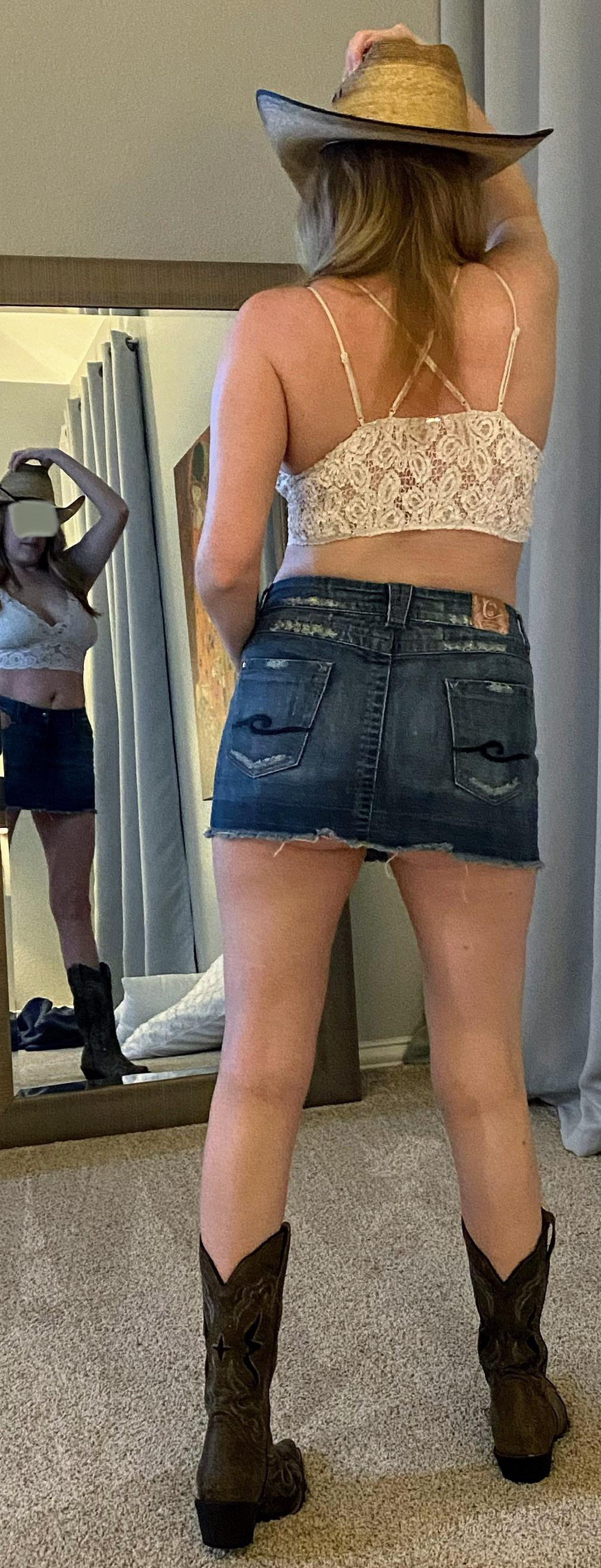 Is this acceptable country dancing attire? | Scrolller