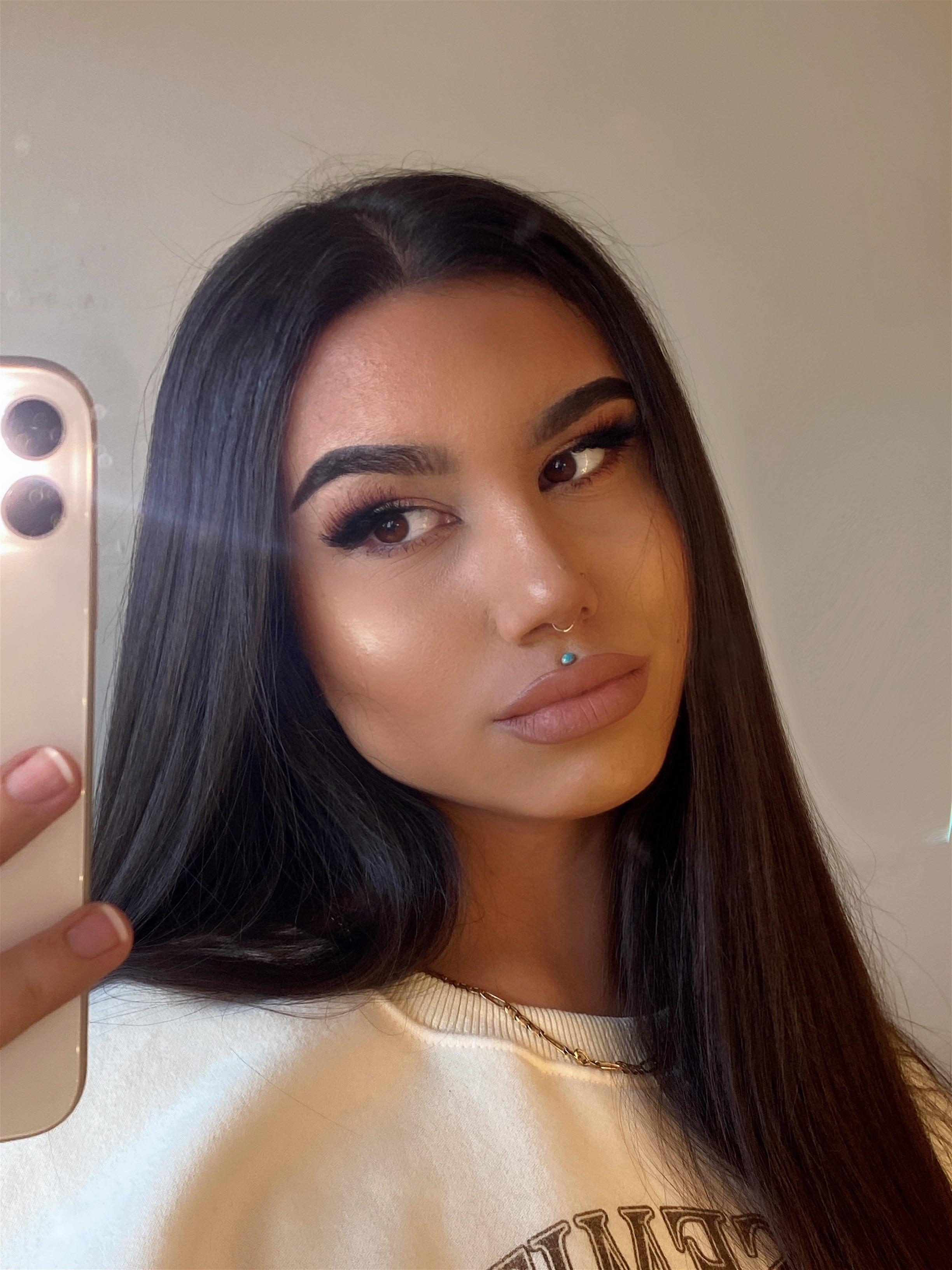 Is this too close? 😋 over 18 | Scrolller