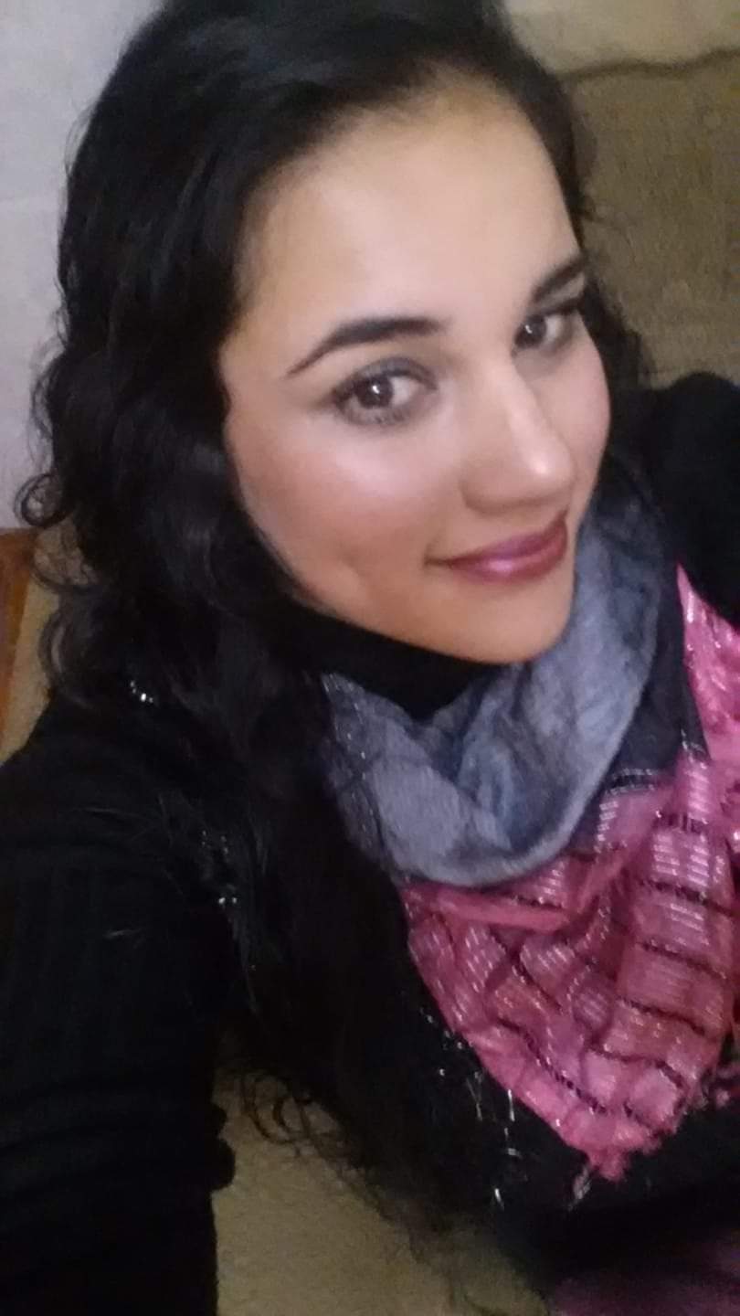 Isn't my sister cute? I want her so bad and she seems to want me too | Scrolller