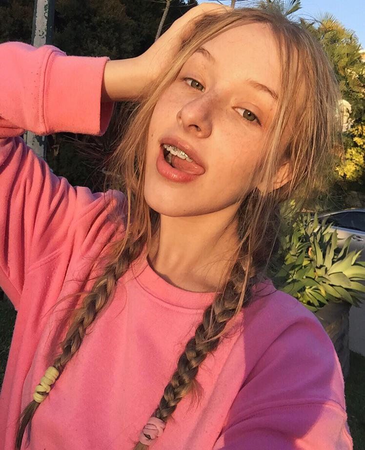 It’s a no makeup + messy hair kinda day 💘 | Scrolller