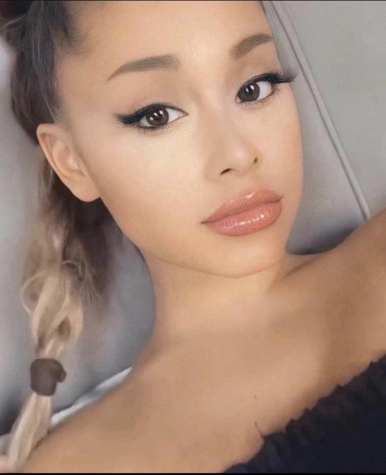 It’s Ariana’s lips that get me the most ngl | Scrolller