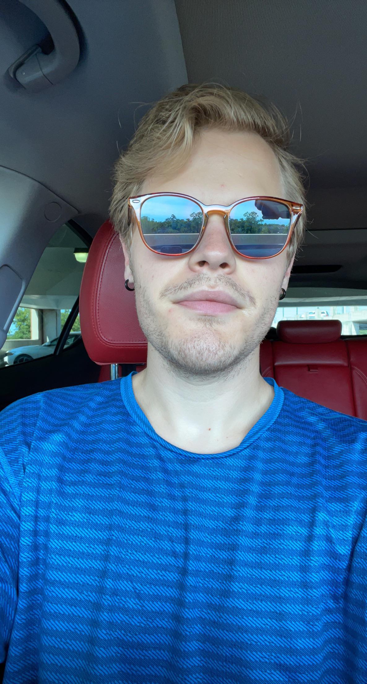 It’s FINALLY Friday | Scrolller