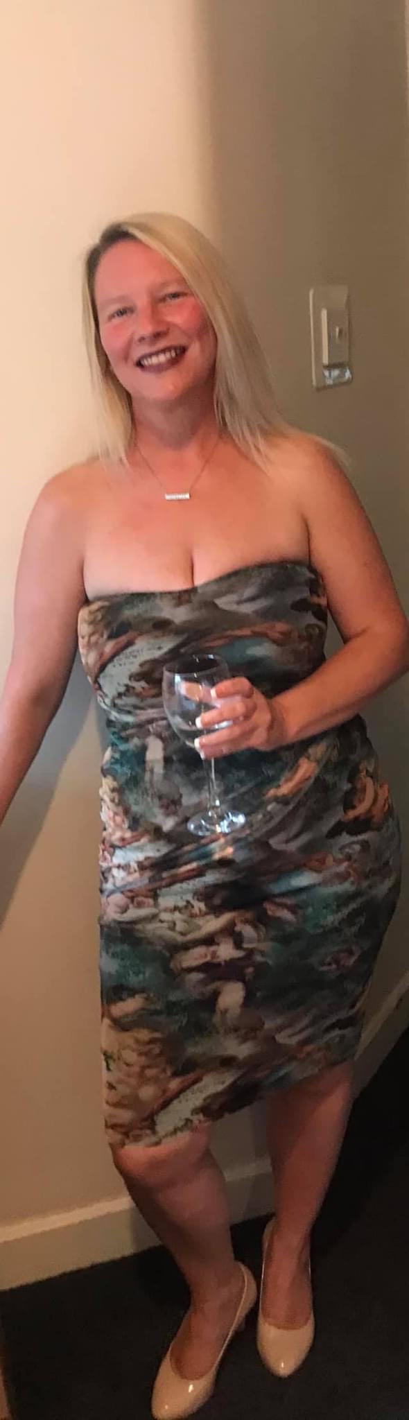 it’s this bimbo whore’s 45th birthday today | Scrolller