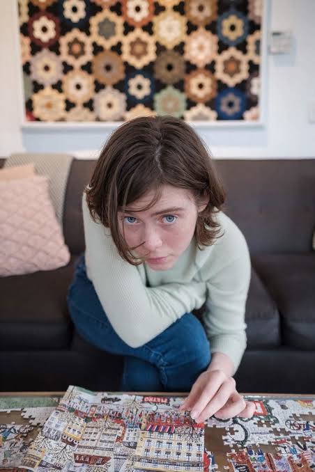 It seems that Sophia Lillis saw something more interesting than puzzle getting hard in front of ...