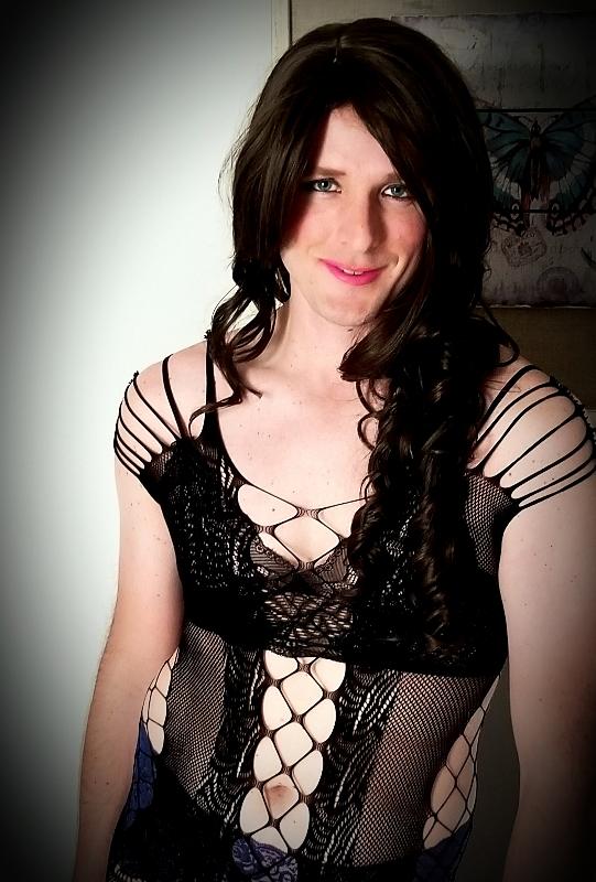 "It you know me, say hi and let's have some fun" | Scrolller