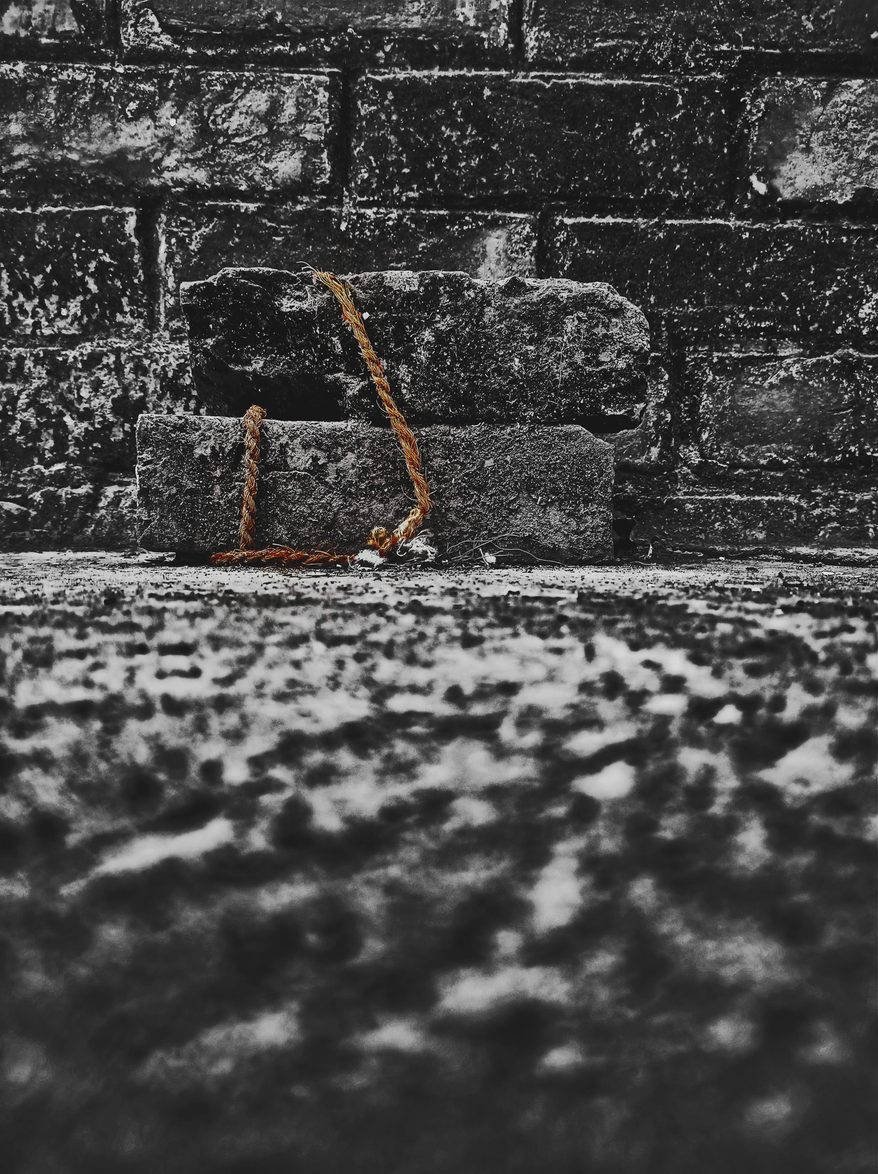 ITAP of bricks tied in a rope | Scrolller