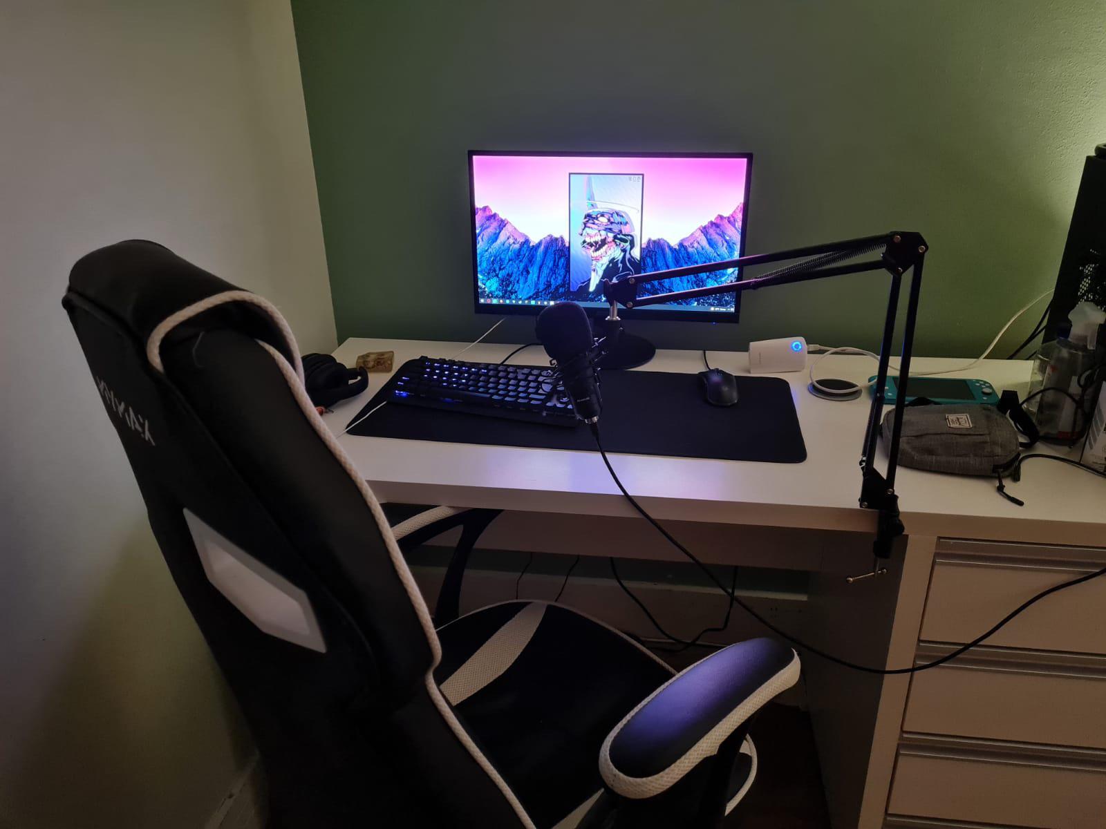 its a little messy but im proud of my streaming/everyday gaming setup | Scrolller