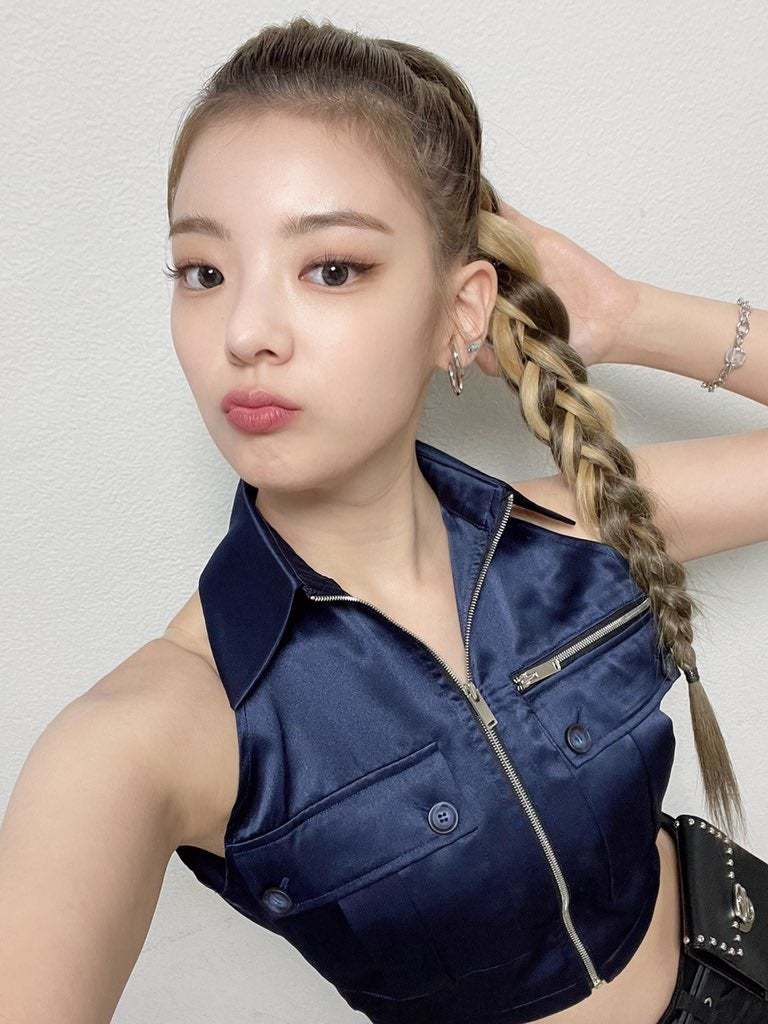 ITZY - Lia | Scrolller