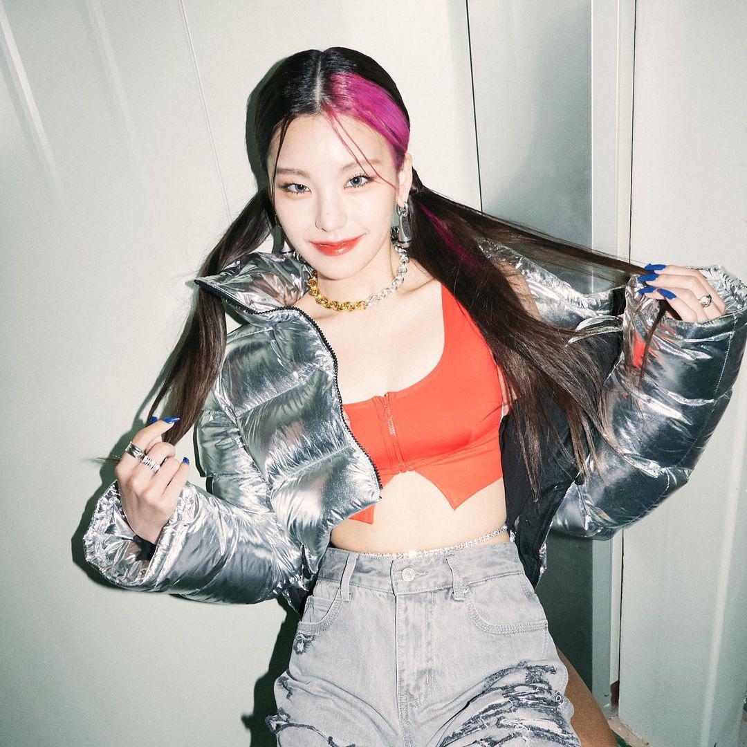 ITZY - Yeji | Scrolller