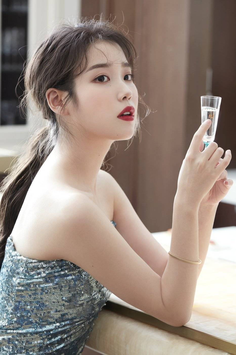 IU | Scrolller
