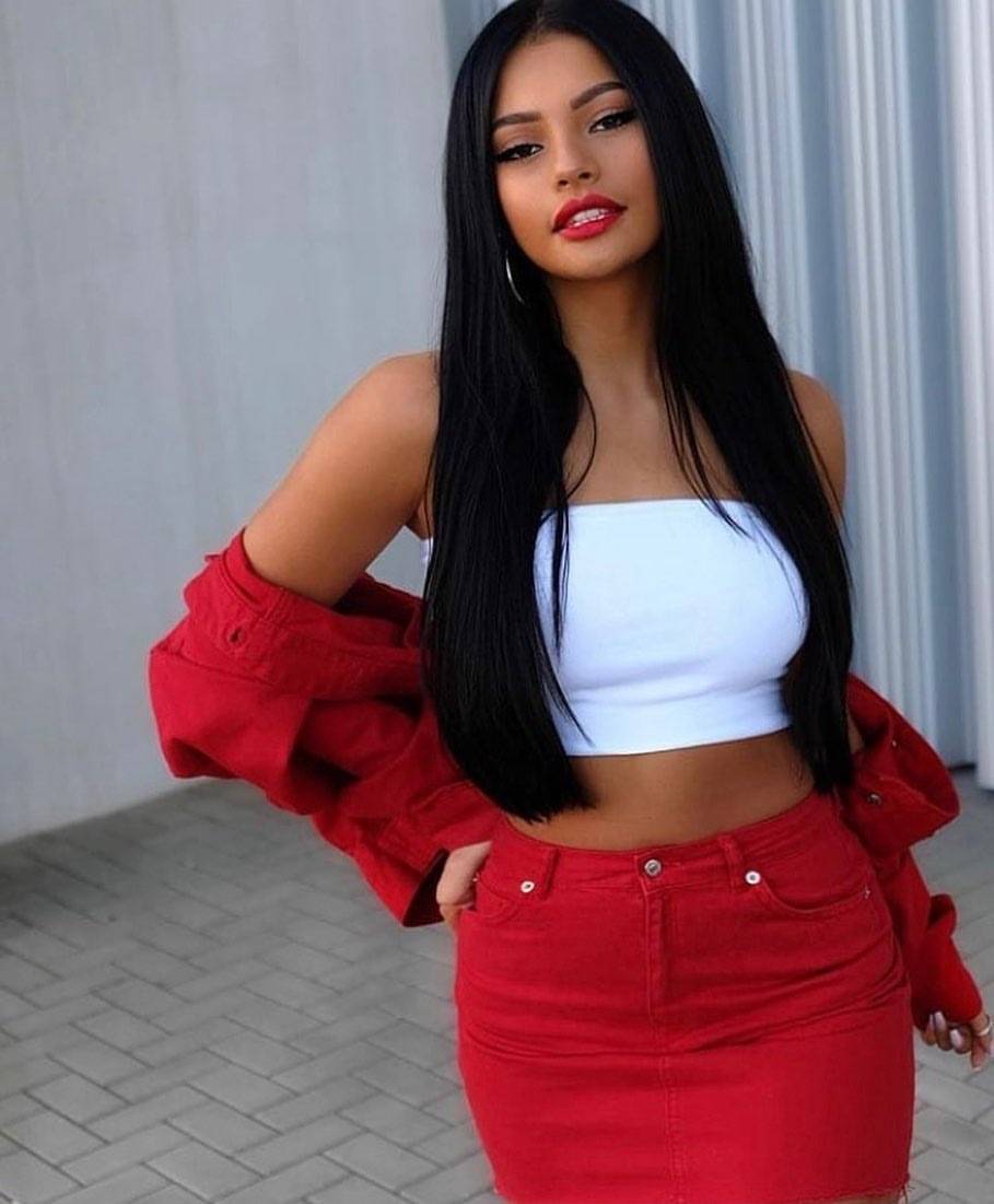 Ivana Santacruz 🔥 | Scrolller