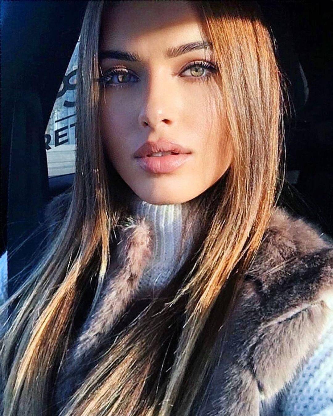 Izabela Going For A Drive | Scrolller