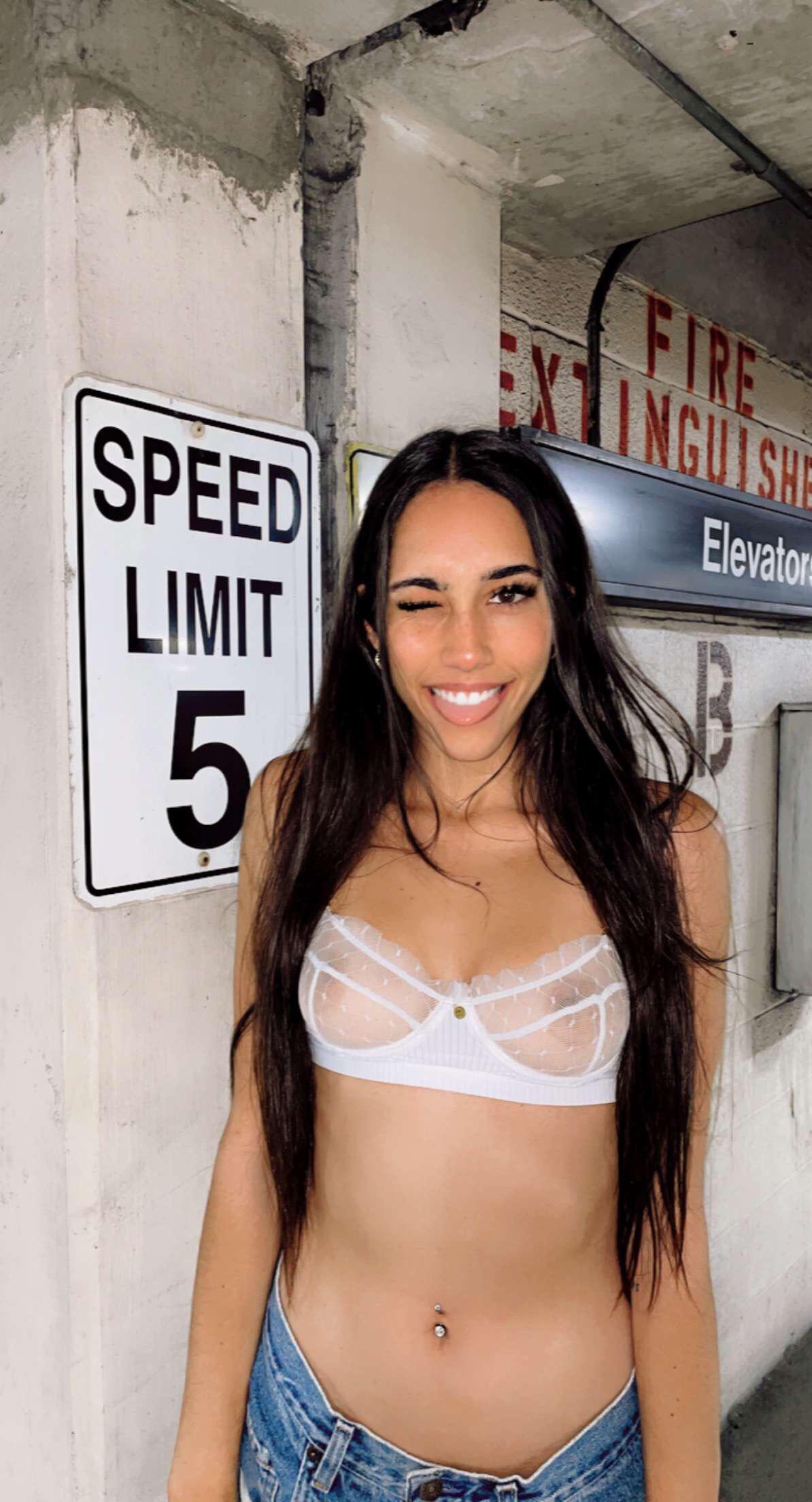 Discover more like Braziliangirls: izzy green and Related Content | Scrolller