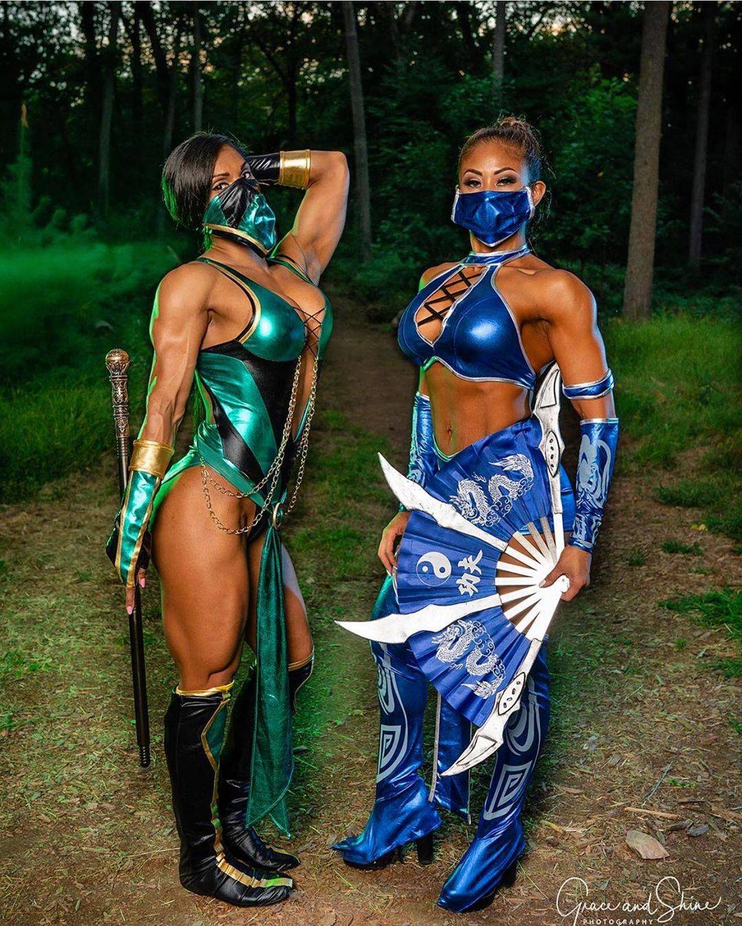 Jade and Kitana | Scrolller