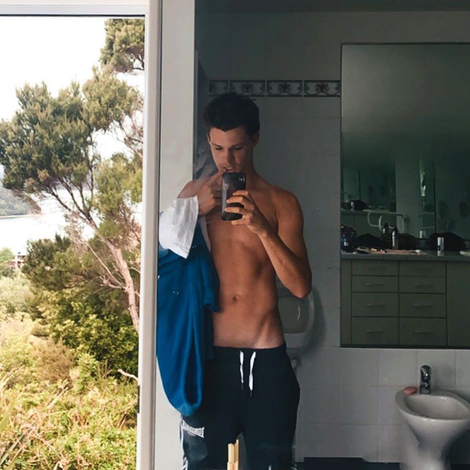 @jaidynbartsch [SHIRTLESS] | Scrolller