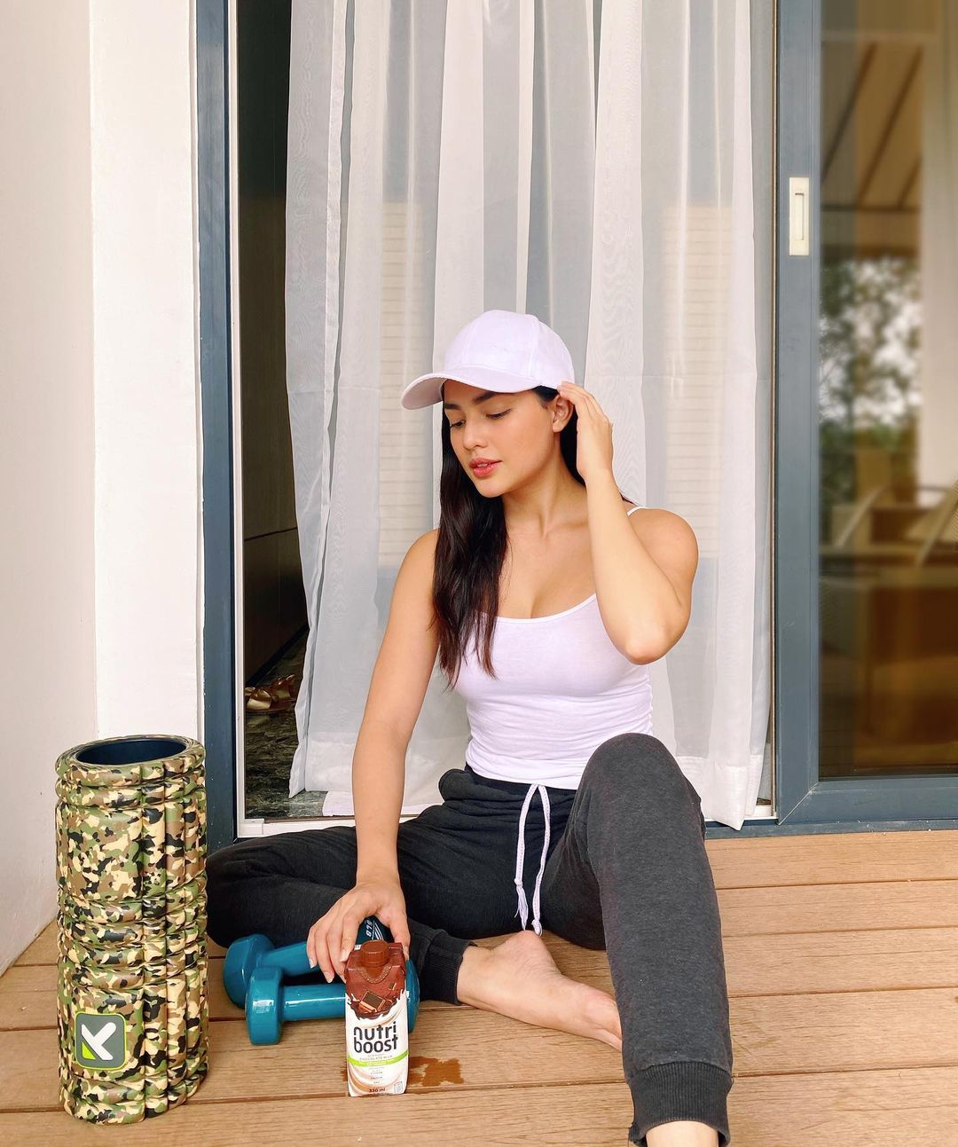 Jane De Leon | Scrolller