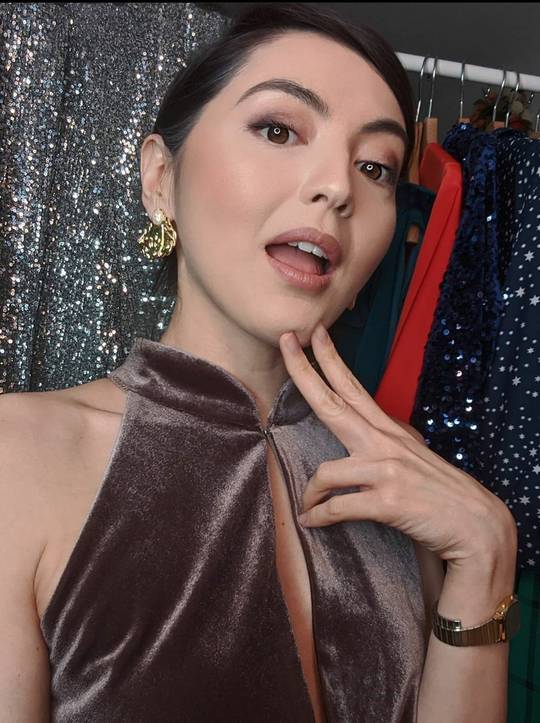 Jane Douglas Shows Us Where to Finish | Scrolller