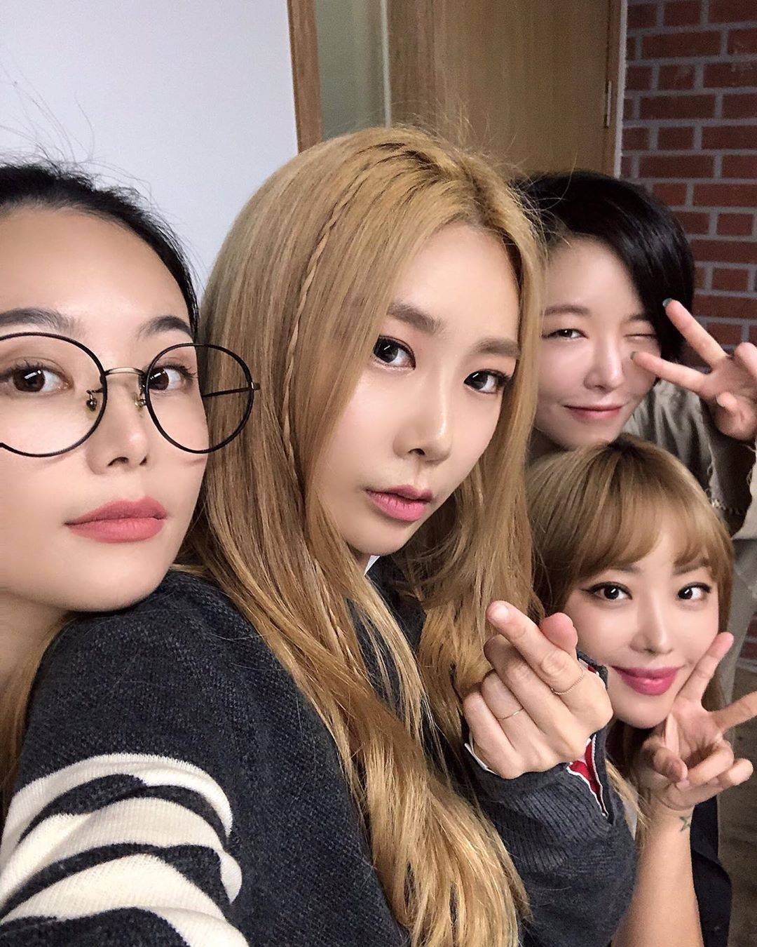 JeA Instagram update with BEG (190926) | Scrolller