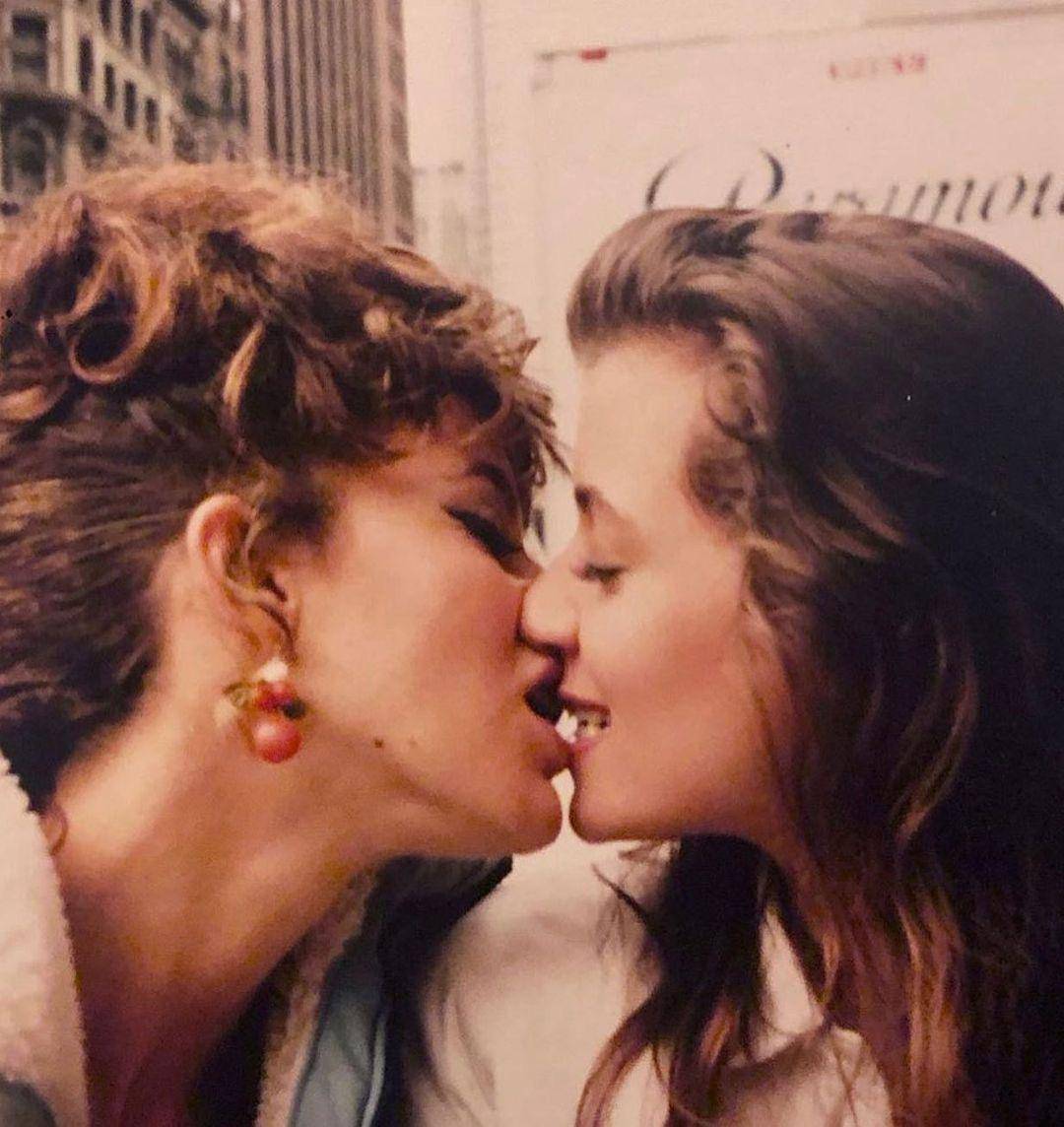 Jennifer Grey and Sara Mia make-out session (1986) | Scrolller