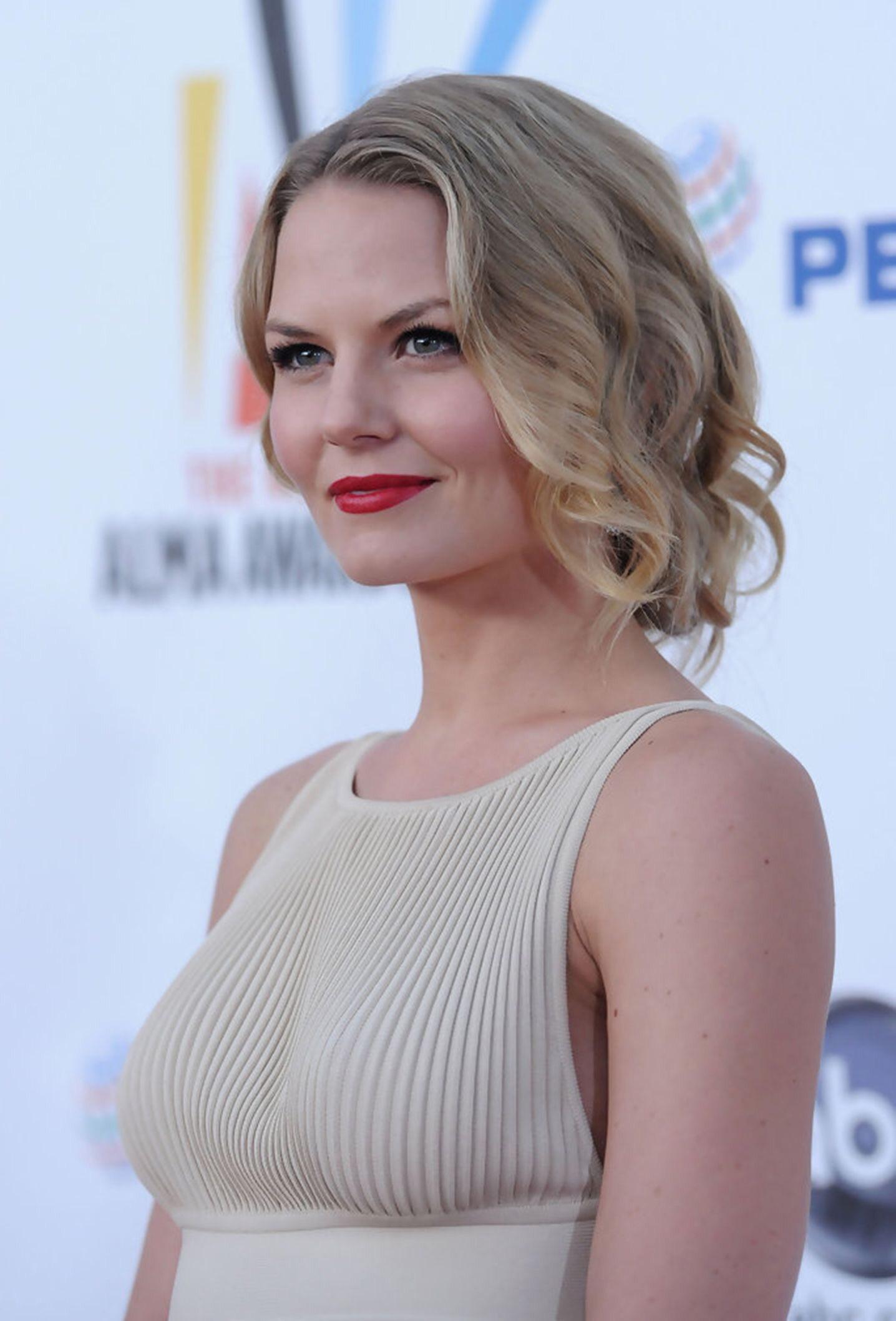 Jennifer Morrison | Scrolller